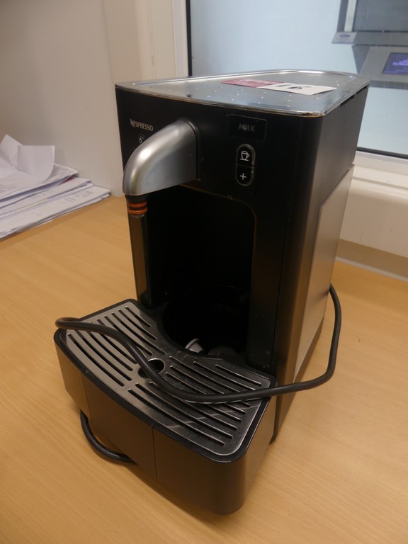 Nespresso 704 Cappuccinatore CS 20 Coffee Machine Auction (0076-5059123 ...