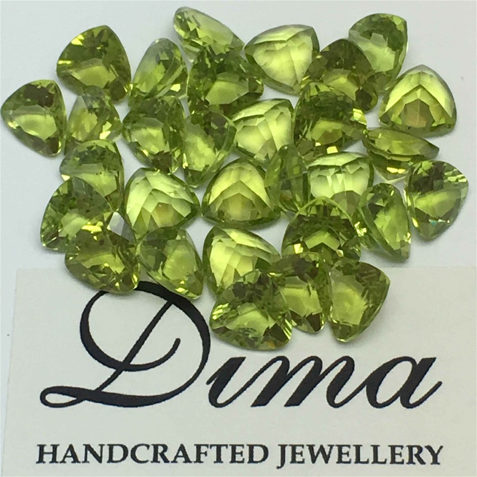 Thirty Stones Peridot Triangle 40.10ct Auction (0003-2565677) | Grays ...