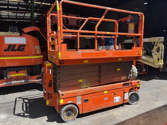 2014 Zhejiang Ding Lu Machinery S1012E Electric Scissor Lift Auction ...
