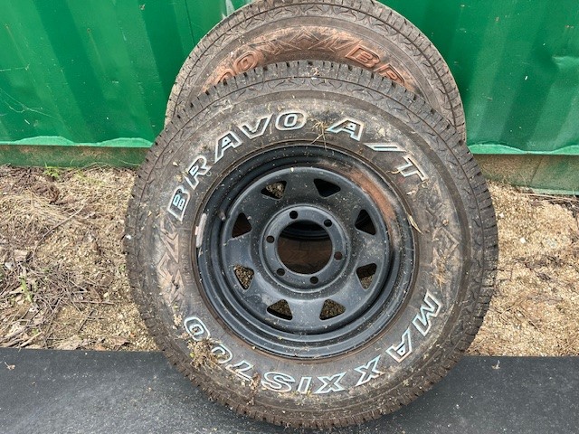 Maxis 700 Bravo Tyres & Wheels x 2 Auction (0100-5059113) | Grays Australia
