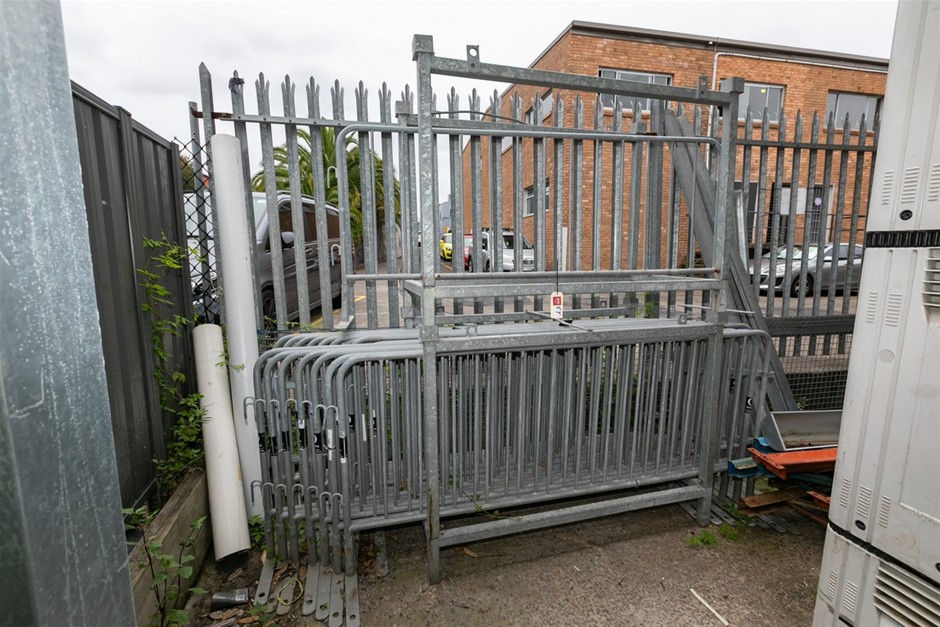 Galvanised Temporary Pedestrian Fencing with Stillage Auction (0057 ...