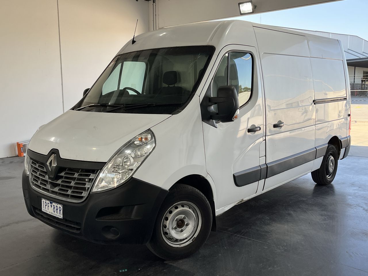 2018 Renault Master Refrigerated MWB MID ROOF T/D Auto Van Auction ...