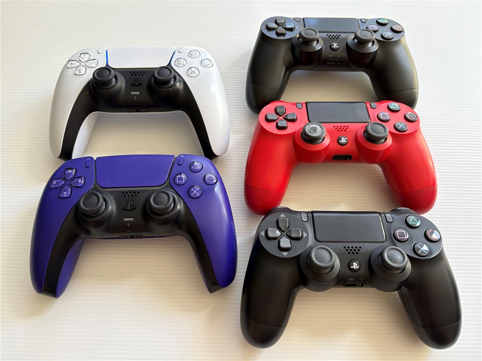 PlayStation PS5 Dualsense, PS4 Controllers (Lot of 5) Auction (0001 ...