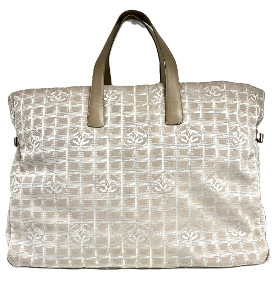 Chanel CC Monogram Large Travel Bag Auction (0022-2566419) | Grays ...
