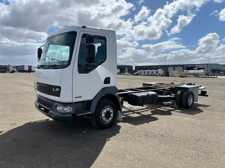 2007 DAF LF 4 x 2 Cab Chassis Truck Auction (0001-3032813) | Grays ...