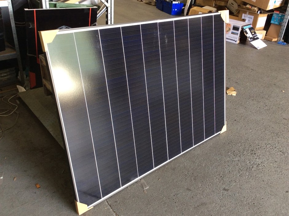 HYUNDAI HIE-S390UF Photovoltaic Module Auction (0008-2566705) | Grays Australia