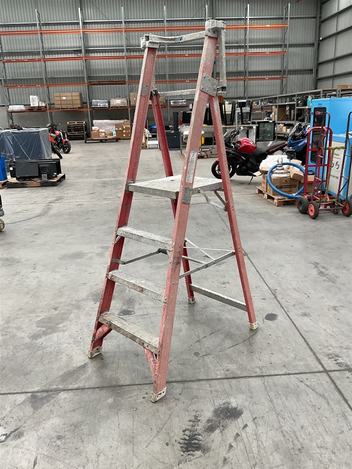 Climbrite CLIEC04STEP Fibreglass Platform Ladder Auction (0008-3033053 ...