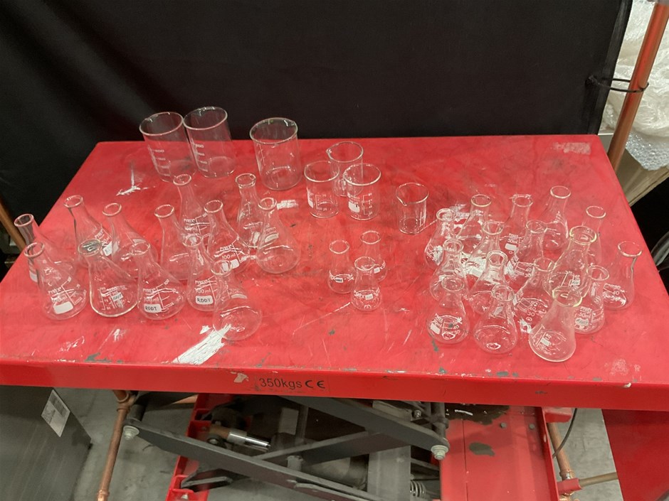 Quantity of Assorted Conical Flasks and Beakers Auction (0054-3033050 ...