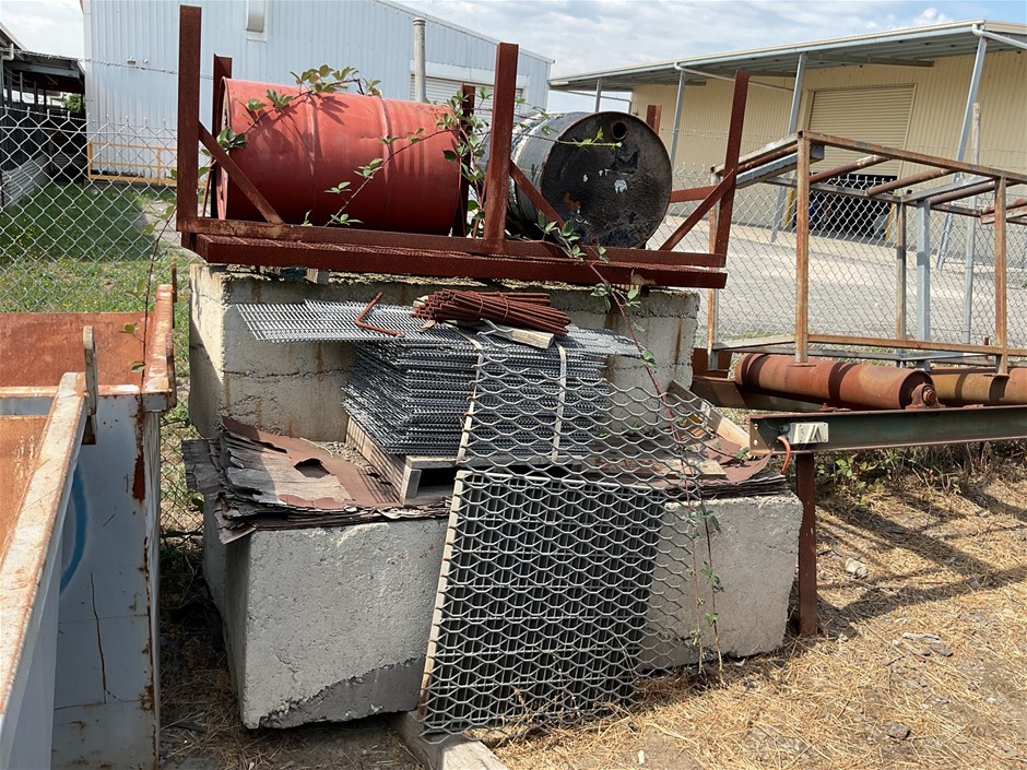 Assorted Steel & Concrete Pieces Auction (0290-3032825) | Grays Australia