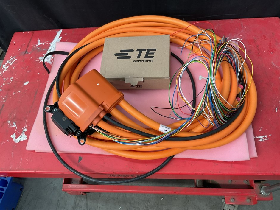 TE Connectivity CCS2-70mm Inlet Cable Exit Auction (0068-3032885 ...