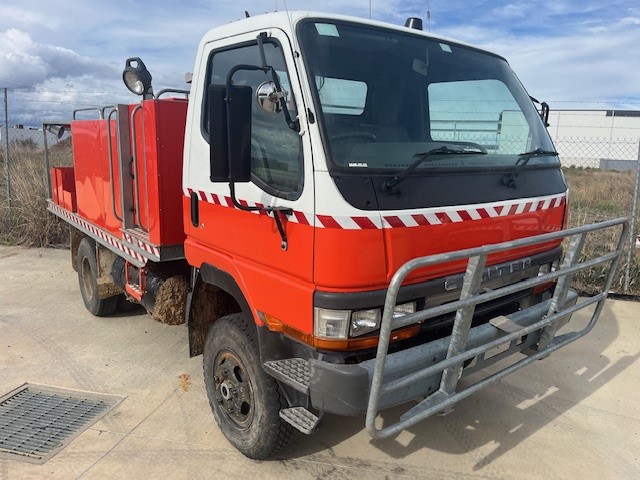 2000 Mitsubishi Canter Fire Truck - Ex NSW RFS Auction (0012-5059662 ...
