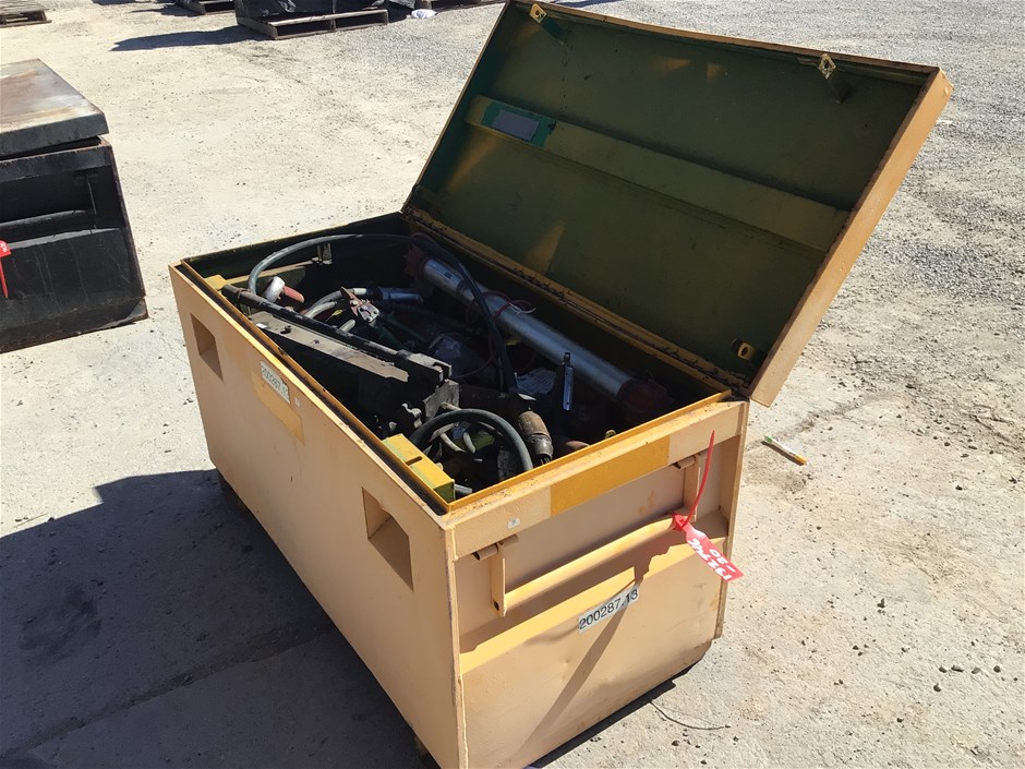 Tool Box And Qty Of Assorted Tools Auction (0332-7057299) | Grays Australia