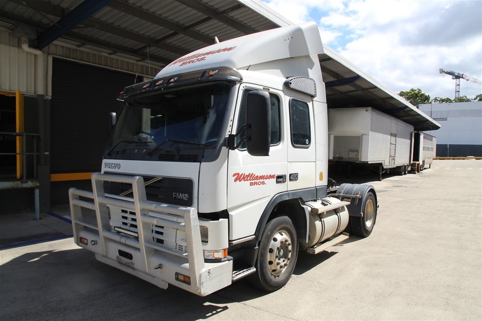 2002 Volo FML2H1 420 Prime Mover Auction (0033-5059672) | Grays Australia