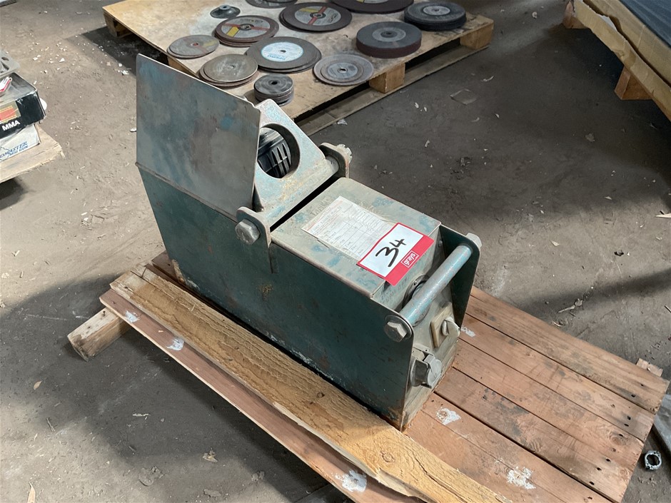 MECAL Magnet Lifter Auction (0034-3033104) | Grays Australia