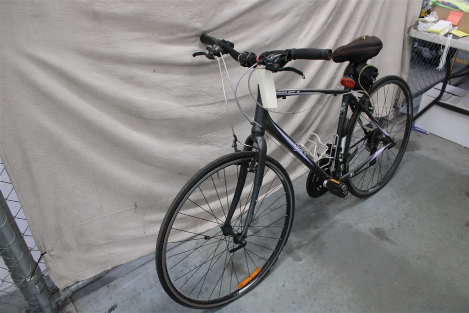 Giant Cross City Bicycle Auction (0050-9058828) | Grays Australia