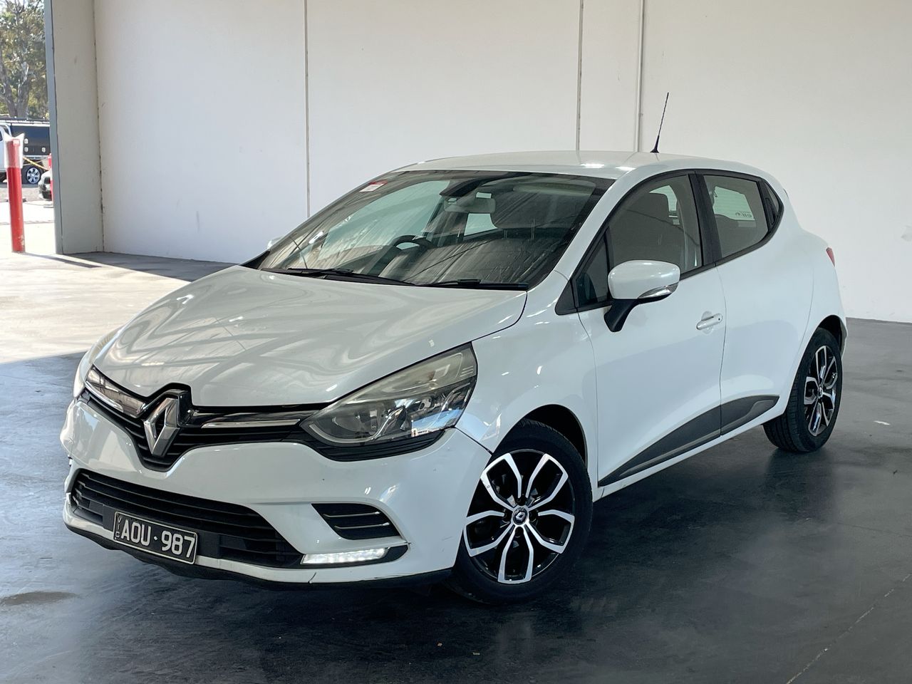 2017 Renault Clio Life Automatic Hatchback Auction (0001-21048795 ...
