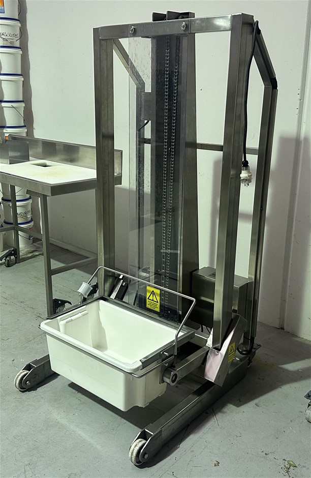 Lift and Tilt Machine Auction (0004-3033523) | Grays Australia