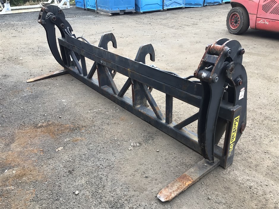 KerFab 3000mm Wide Pallet Fork Pipe Grab Attachment Auction (0008 ...