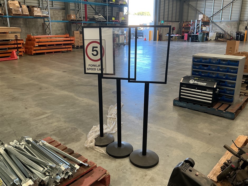 Portable Sign Posts Auction (0022-9059993) | Grays Australia