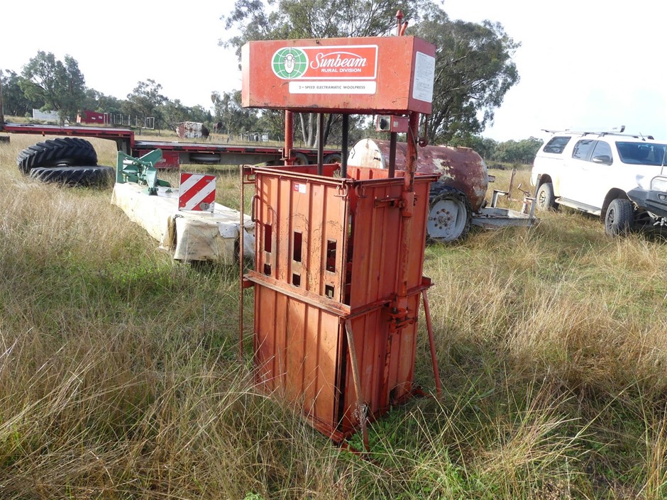 Sunbeam 2 Speed Electomatic Wool Press Auction (0057-5060103) | Grays ...