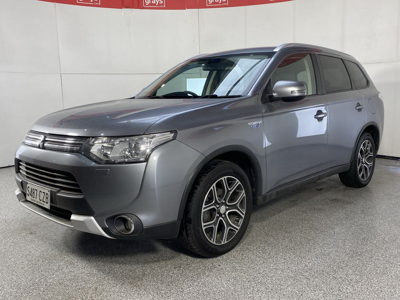 2014 Mitsubishi Outlander PHEV 4WD ZJ Direct Drive Wagon Auction (0001 ...