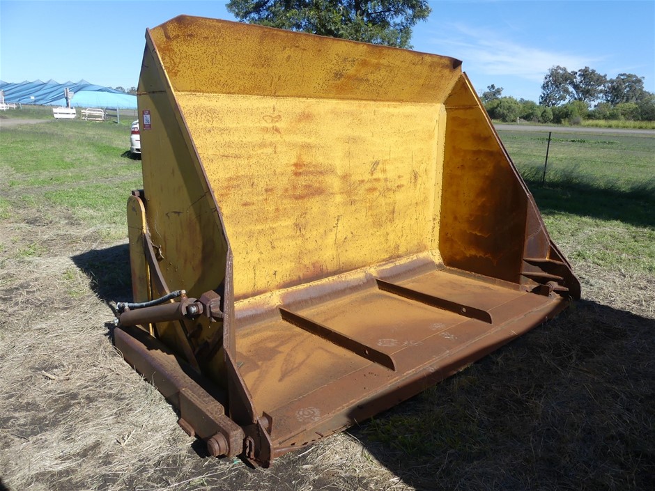Tip Over Loader Bucket Auction (0034-5060919) | Grays Australia