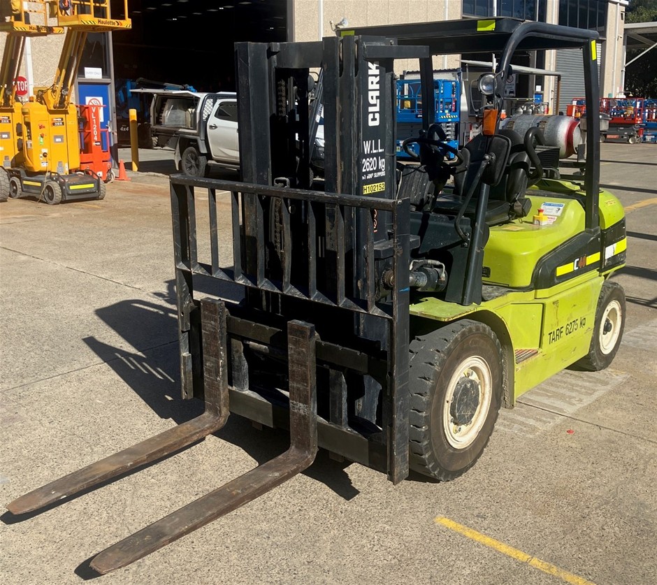 2015 CLARK C40L Forklift - 3.2t - 4.0m - LPG Auction (0003-5060113 ...