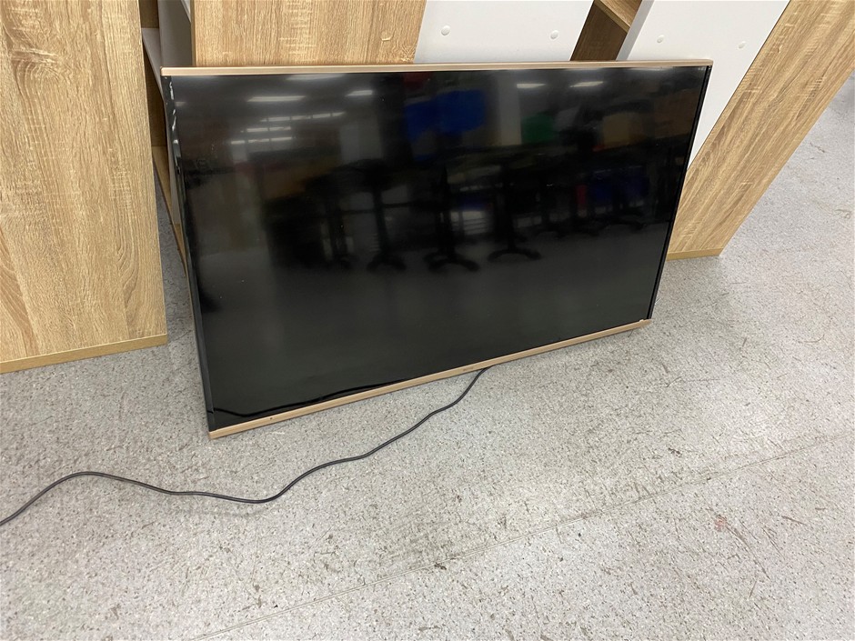 Soniq S55UV16B-AU Wall Mount LED LCD TV Auction (0104-8020561) | Grays ...