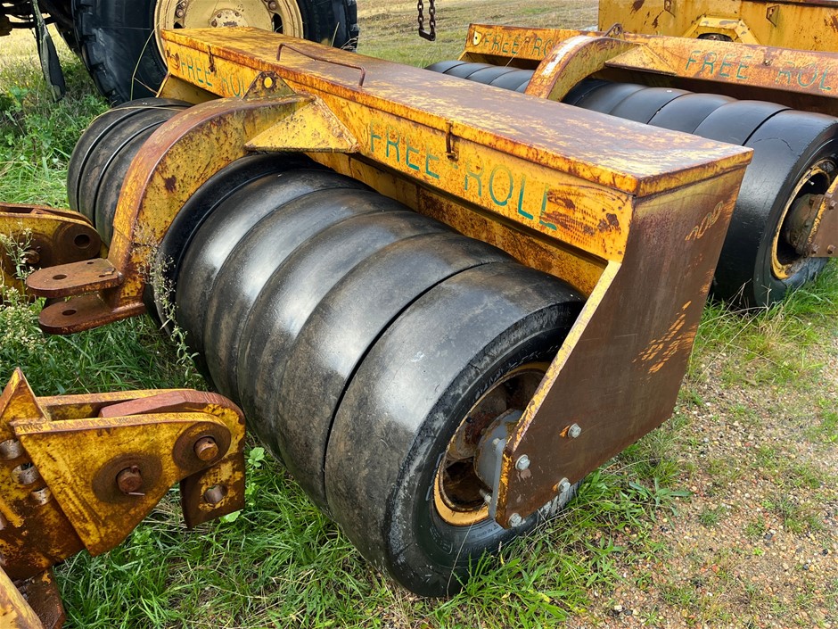 Horwood Bagshaw Grader Mount Free Roll Tow Behind Multi Tyred Roller ...