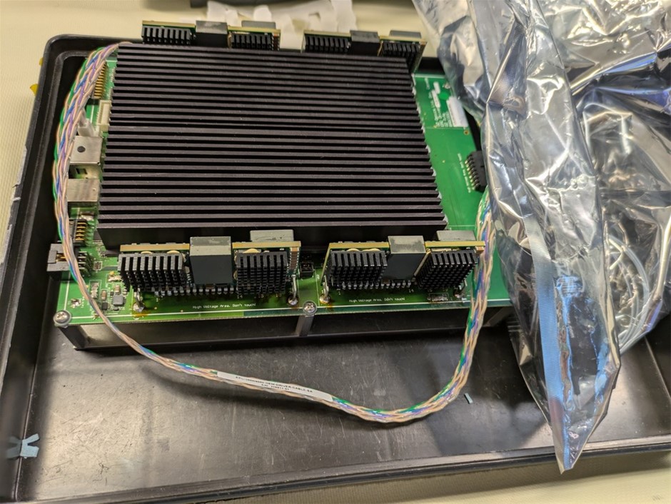 Tray with 1 x OzOptics high-speed Optical Polarization Scrambler ...