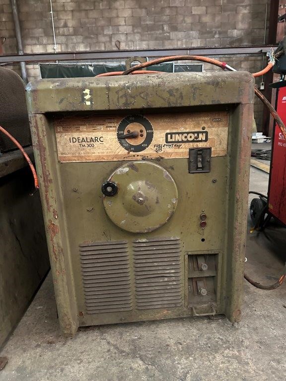 LINCOLN IDEAL ARC TM-300 AC arc welder Auction (0051-5060230) | Grays ...