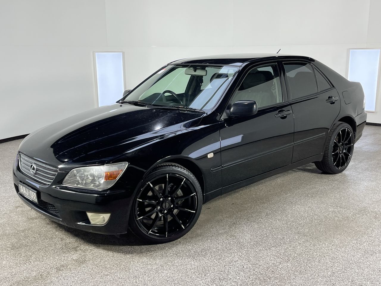 1999 Lexus IS200 Sports Luxury Automatic Sedan Auction (0001-21051222 ...