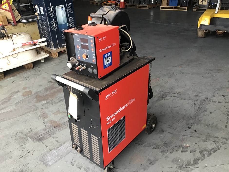Box smootharc elite Mig 251 with wire feeder Auction (0058-8020686 ...