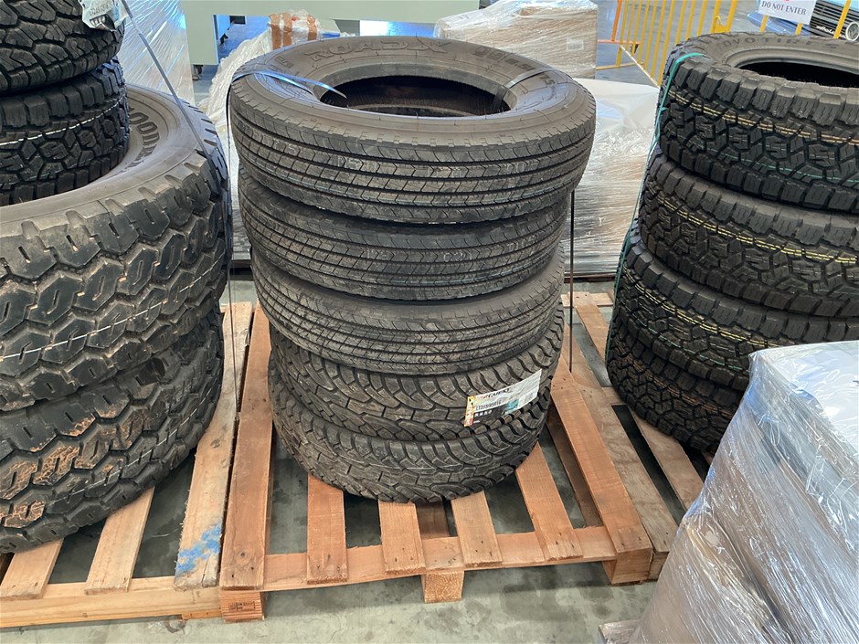 Pallet Containing 5 Tyres Auction (0014-9062035) | Grays Australia