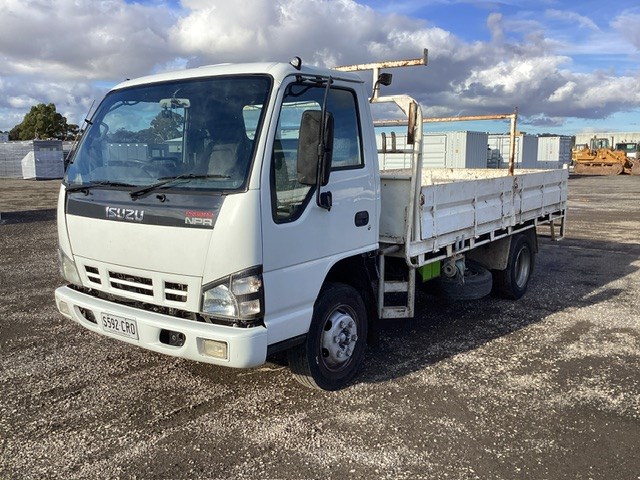 2005 Isuzu NPR Premium N5 4 x 2 Tray Body Truck Auction (0020-8020687) | Grays Australia