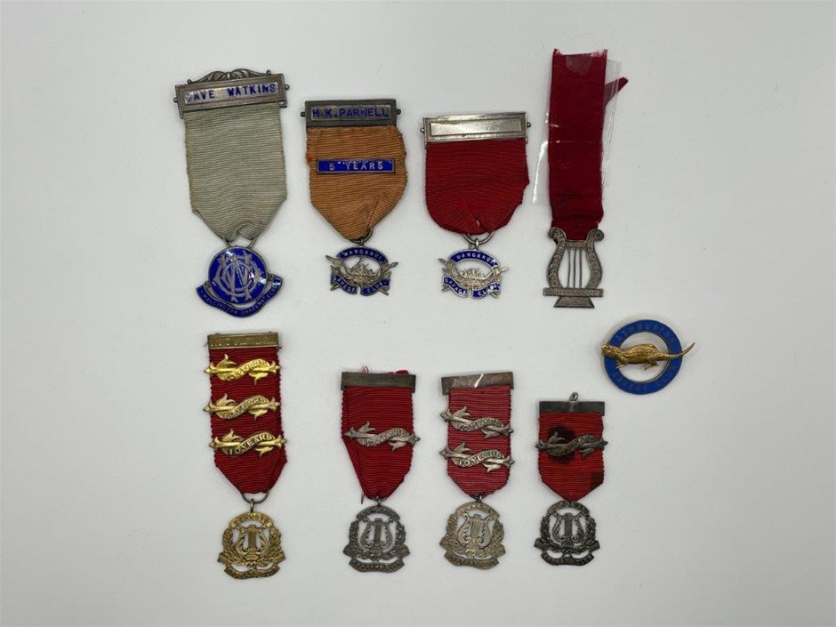9 x Assorted NZ Club badges & medals Auction (8260-5060780) | Grays ...