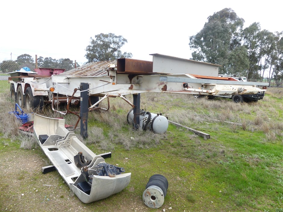 1992 Maxi-Cube/Fruehauf HD Tri Axle Skeletal Trailer Auction (0033 ...