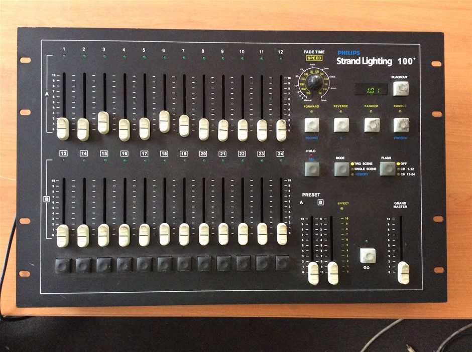 Philips Strand Lighting 100 Portable Mountable Console Auction (0017 ...