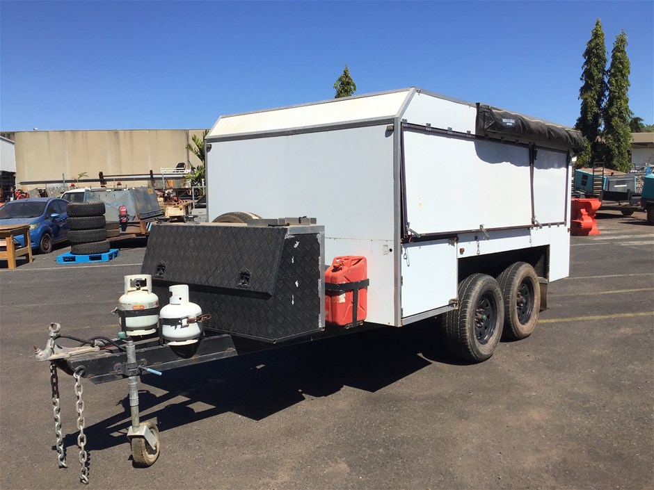 2020 Custom Enclosed Tandem Box Trailer Auction (0001-8020959) | Grays ...