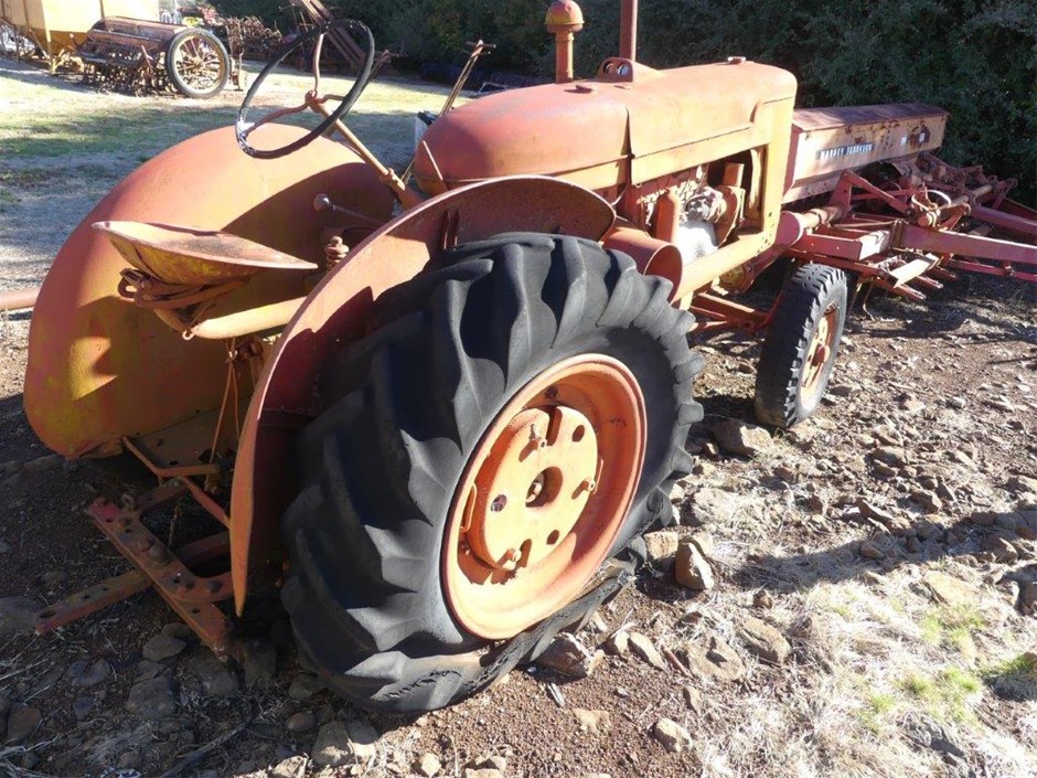 Circa 1945 International Harvester W6 Tractor Auction (0081-5060919 ...