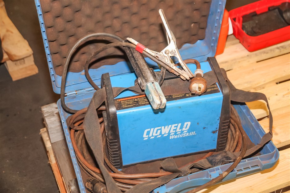 CIGWELD WELDSKILL 170 INVERTER Portable Arc Welder with Poly Case ...