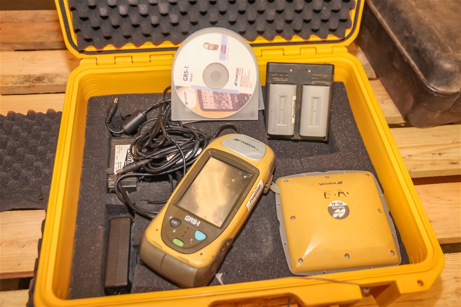 TOPCOM GRS-1 Handheld GNSS Receiver & Field Controller with Poly Case ...