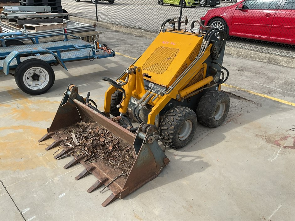 Hysoon G80 Mini Loader