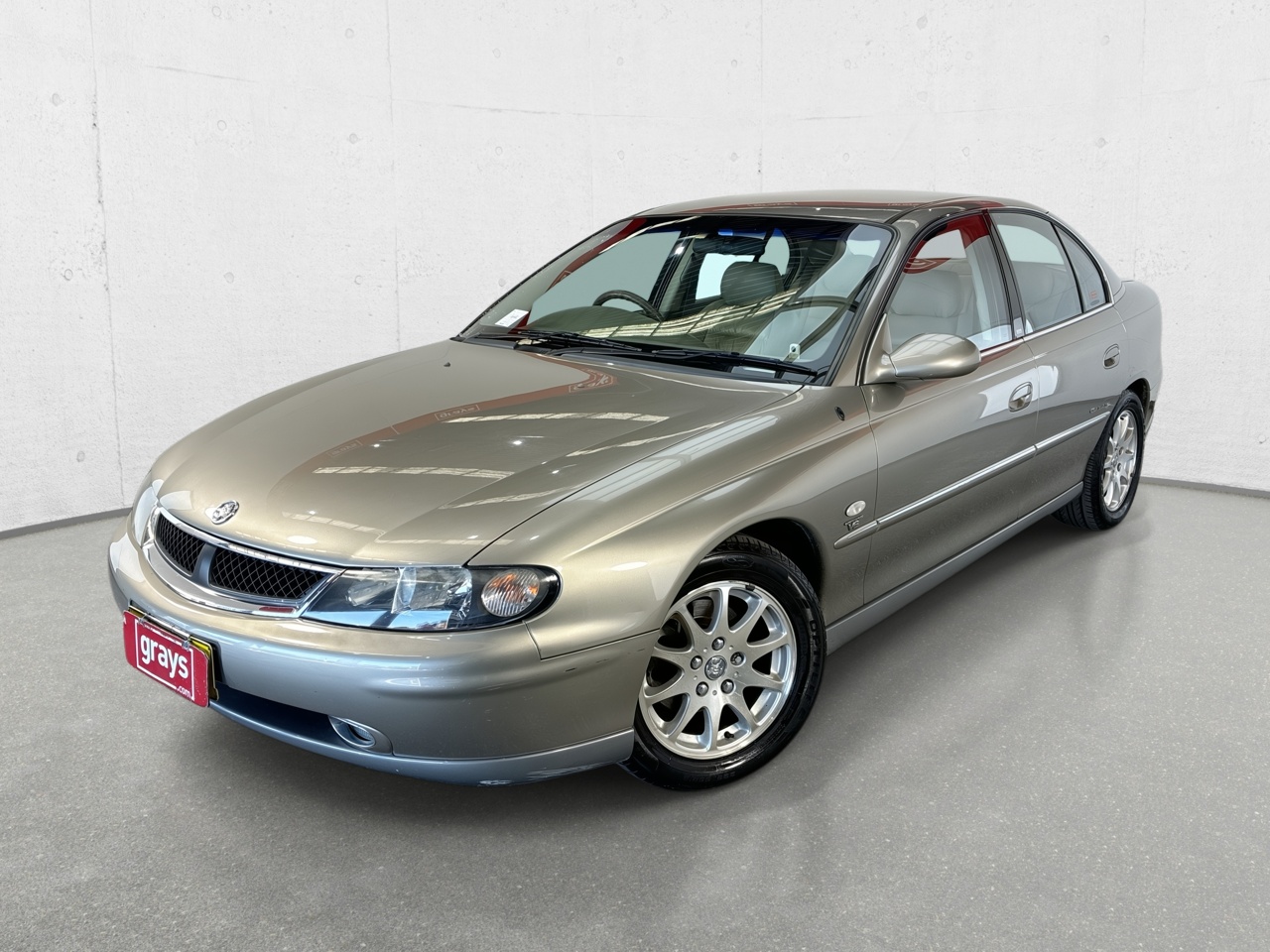 2001 Holden Calais VX Automatic Sedan Auction (0001-10350744) | Grays ...