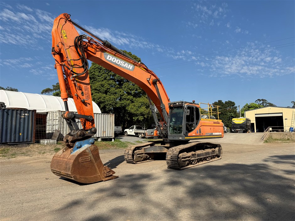 2018 Doosan DX420LC Hydraulic Excavator Auction (0003-7060276) | Grays ...