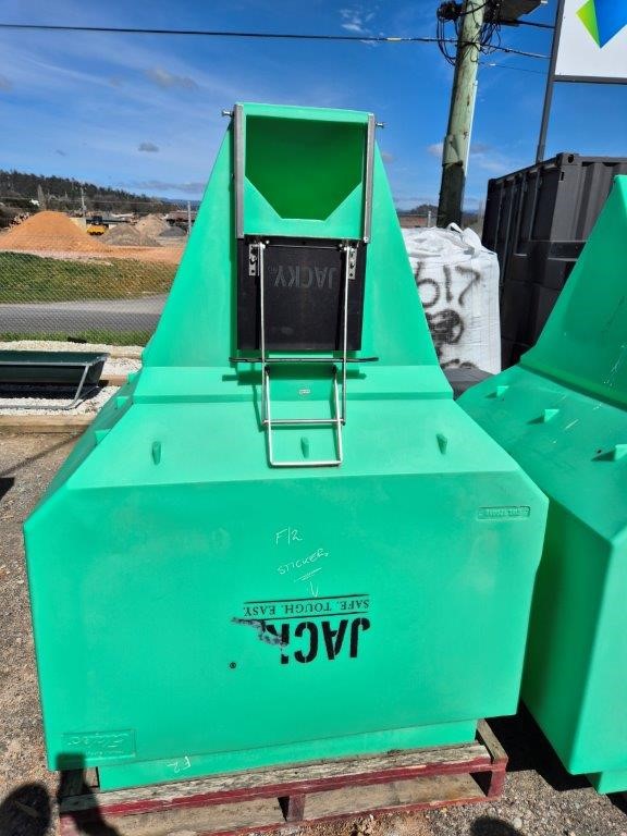 LA1500/8 JACKY Side Discharge Low Profile Bin Hopper Only Auction (0079 ...