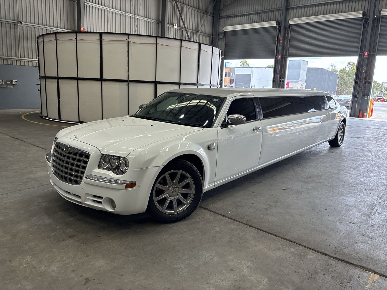 2005 Chrysler 300C LE Automatic 12 Seats Sedan Auction (0001-10351587 ...