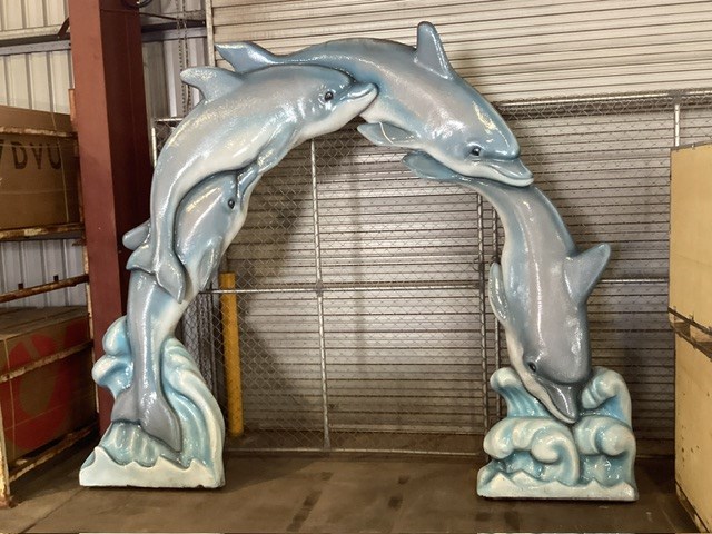 Dolphin Arch Display Auction (0007-8021514) | Grays Australia