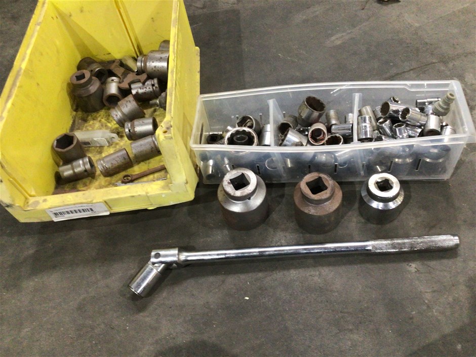 Flexible Head Socket Spanner with Assorted Sockets Auction (0027 ...