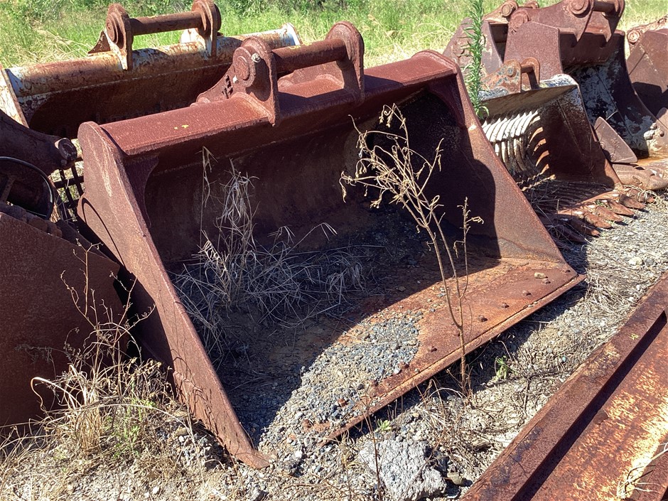 Mud Bucket Auction (0030-7061046) | Grays Australia